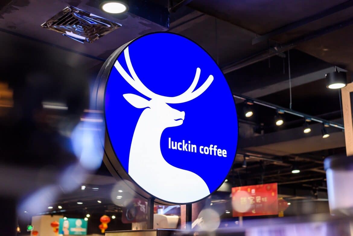 ศึกเชนกาแฟจีนรอบใหม่ปะทุ "Luckin Coffee" เปิดตัวเลขสาขาทะลุ 6,500 แห่ง ...