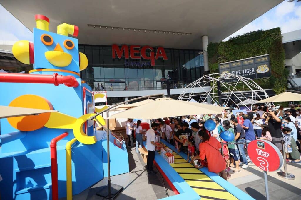 บรรยากาศสุดคึกคัก จัดเต็มกับกิจกรรมเสริมจินตนาการและการเรียนรู้ ในงาน ...