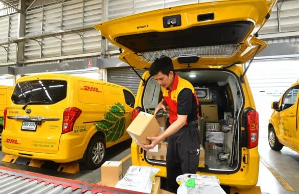 เริ่มแล้ว EV เชิงพาณิชย์ "DHL Express" เปิดตัวรถยนต์ไฟฟ้ารวดเดียว 16 ...