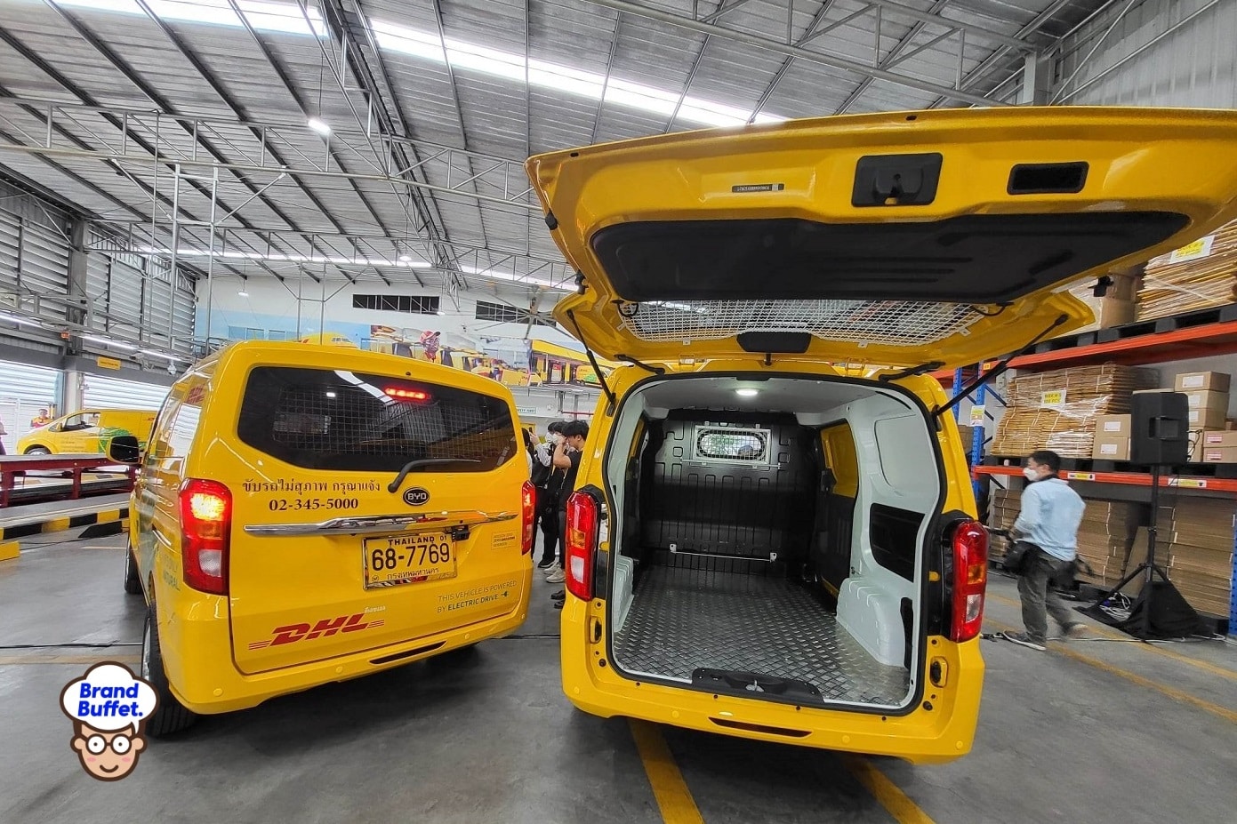 เริ่มแล้ว EV เชิงพาณิชย์ "DHL Express" เปิดตัวรถยนต์ไฟฟ้ารวดเดียว 16 คันรองรับตลาด Last-Mile ...