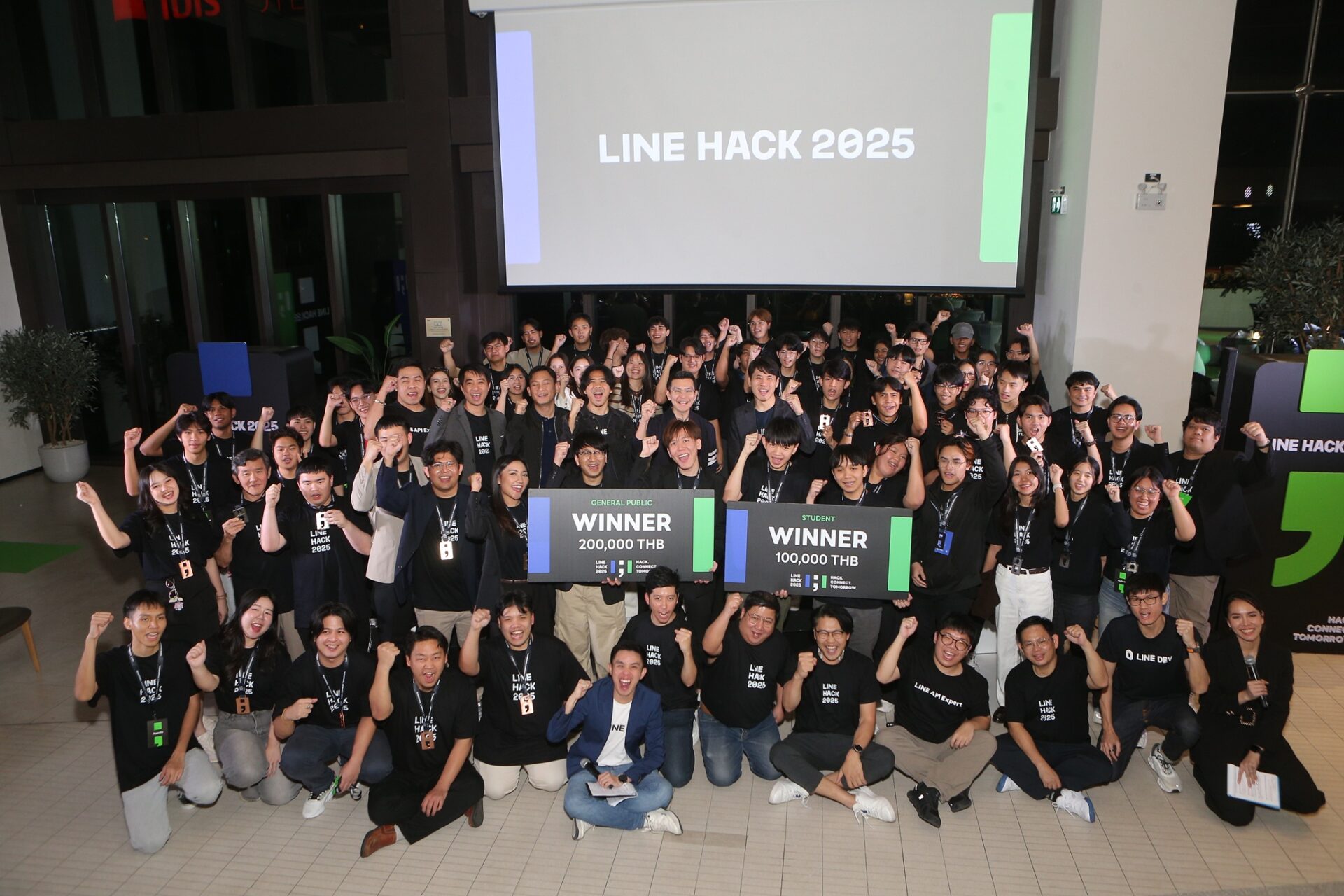 LINE ประกาศผลผู้ชนะ LINE HACK 2025 โชว์นวัตกรรมแก้ปัญหาจริงให้สังคม ...